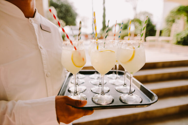 Cocktail Hour Guide: Food, Drinks & Seamless Transitions